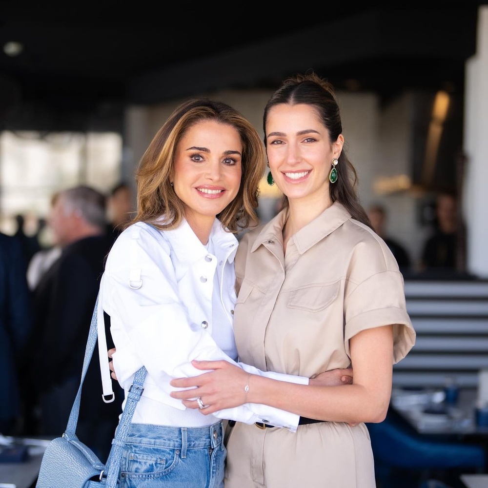 إطلالات الأميرة رجوة المستوحاة من الملكة رانيا أناقة ملكية - مجلة هي